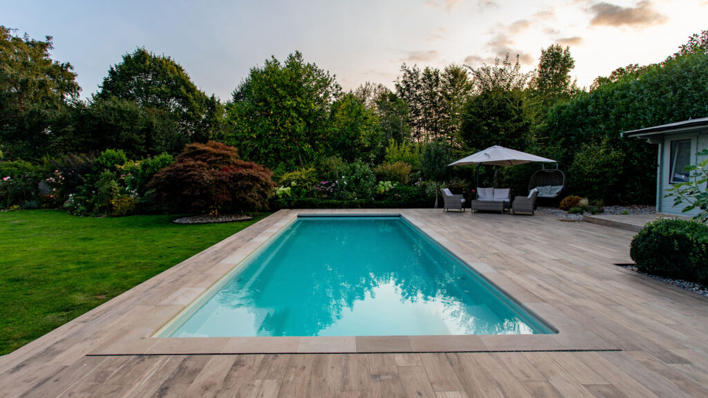 Architectural Pools – Integrating a Swimming Pool into Your Landscape ...